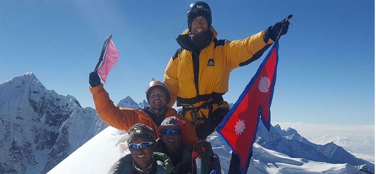 Cholatse Summit - Asian Trekking